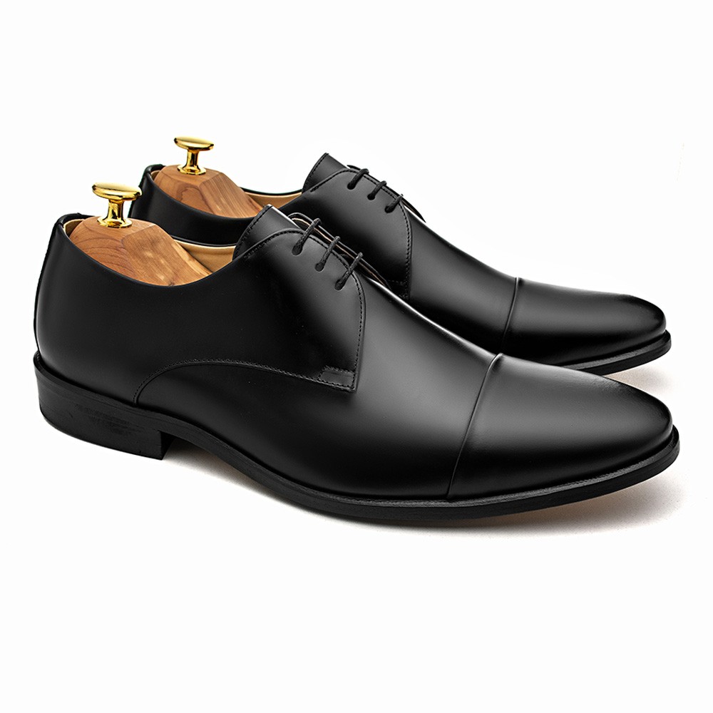 SAPATO SOCIAL DERBY CAP-TOE ALAVA PRETO | Adolfo Turrion